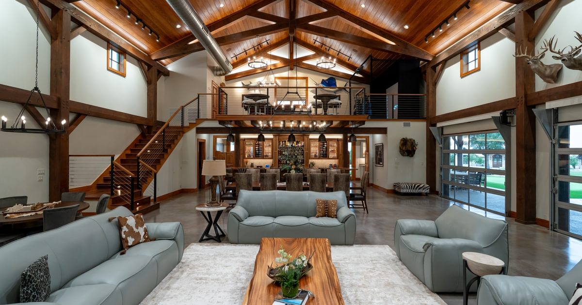 Timberlyne | Sporting Lodge Styled Barn