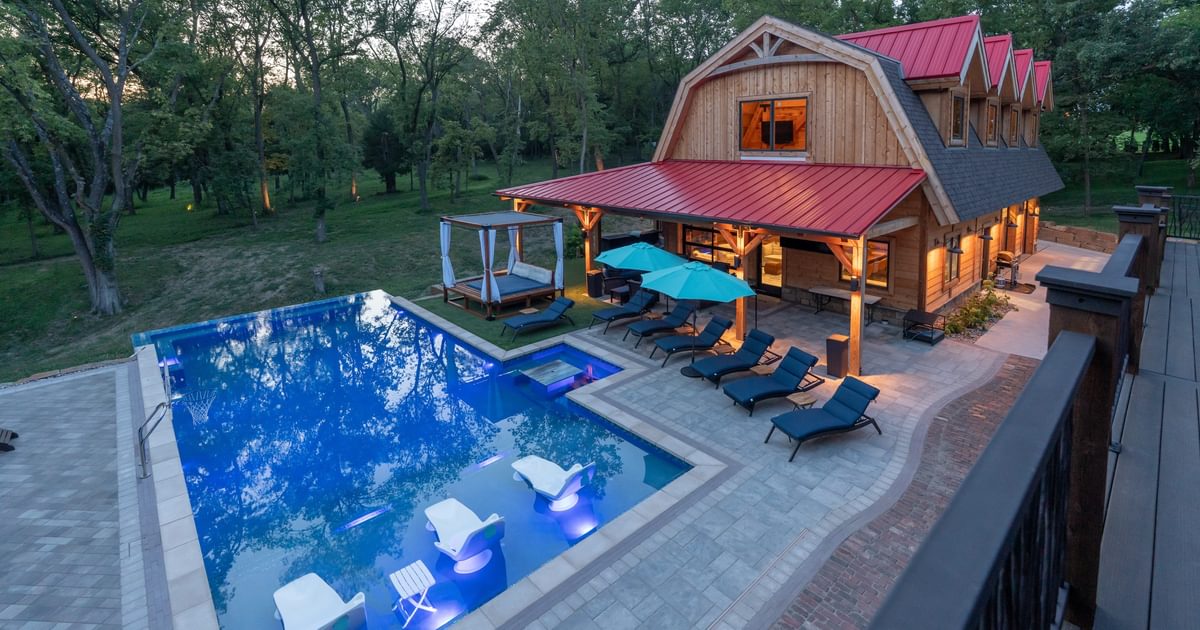 Timberlyne | Pool House Barn